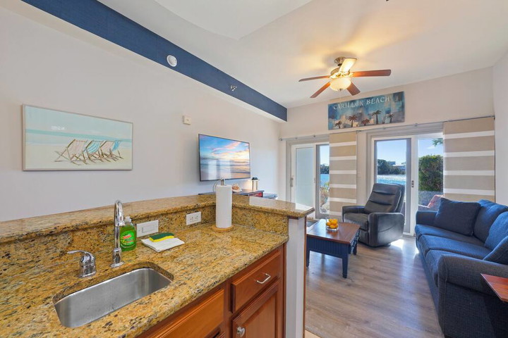 Carillon Beach Inn 110, Pet Friendly!, 1ba/1br, Ground Floor, Beautiful Resort! - Rosemary Beach, FL