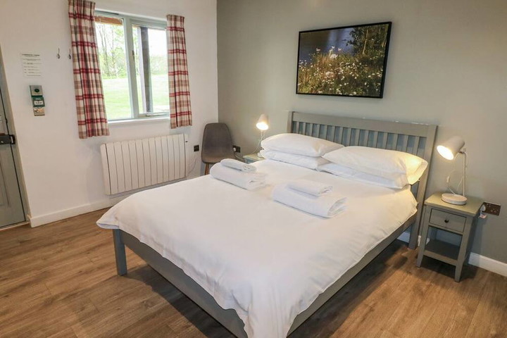 Charming Cherry Home In Cowbridge - Cowbridge