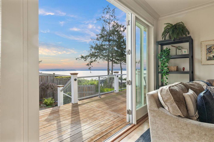 Stunning 180° Water & Mountain Views - Sleeps 8 - Seattle, WA
