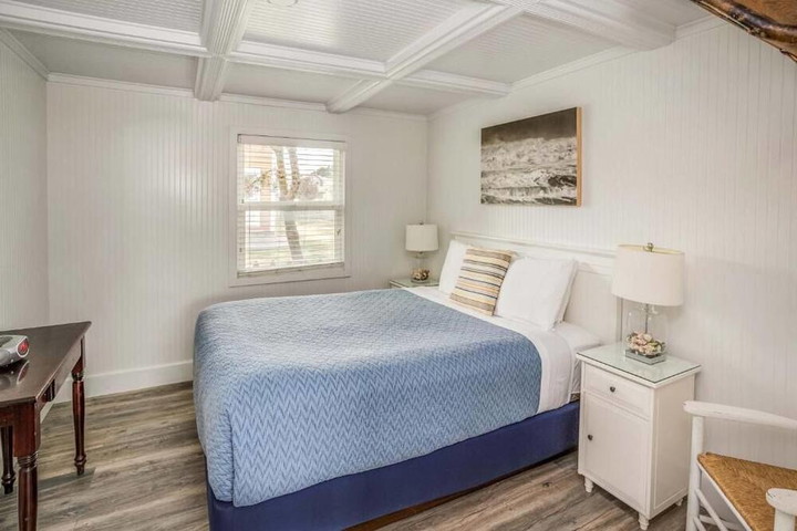 Seaside Serenity A Short Walk From Haystack Rock! Kitchenette, Parking! - Cannon Beach, OR