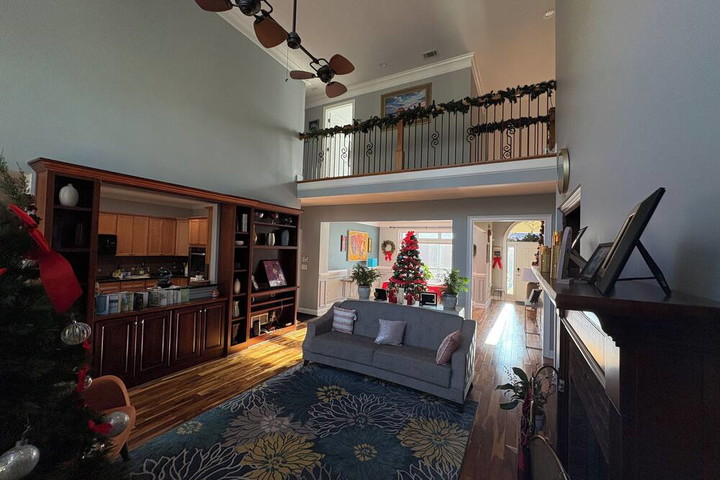 Splendidly Peaceful, Spacious 5-bedroom Haven Minutes Away From Hustle-bustle. - Auburn, GA