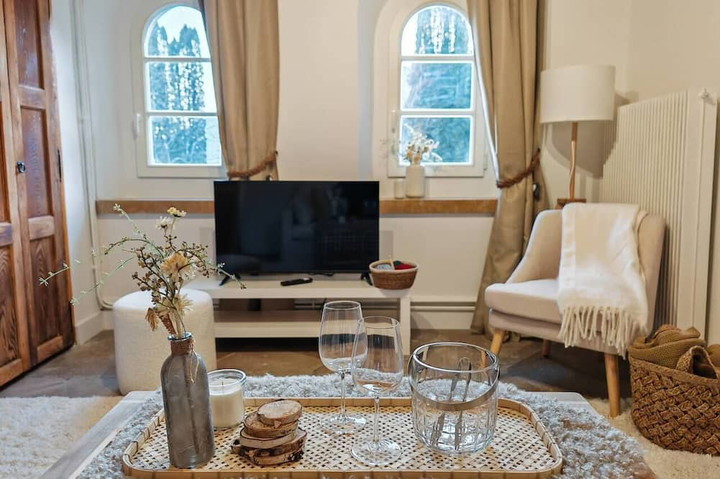Charming Cottage W/scenic Views, Garden, Barbecue & Fire Pit. Pet Friendly! - Divonne-les-Bains