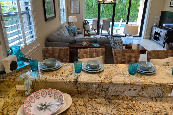 *Travel Themed Property With Backyard Oasis* - Winter Park, FL
