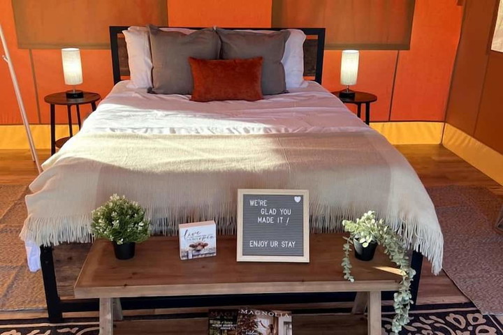 Peaceful Glamping Escape With Private River Access Near Punta Gorda, Florida - Floride