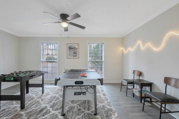 Spacious Family Oasis With Hot Tub, Pingpong, Air Hockey & More - Ideal Getaway! - Fayetteville, NC