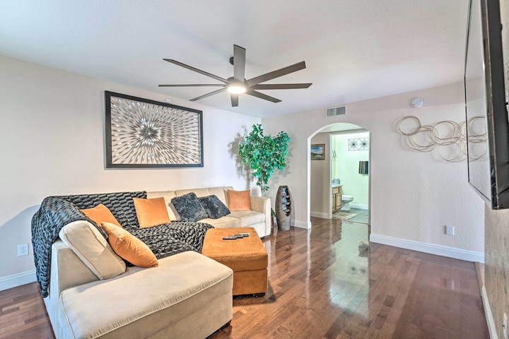 Walkable Location! Las Vegas Apt: 11 Mi To Strip - Las Vegas, NV
