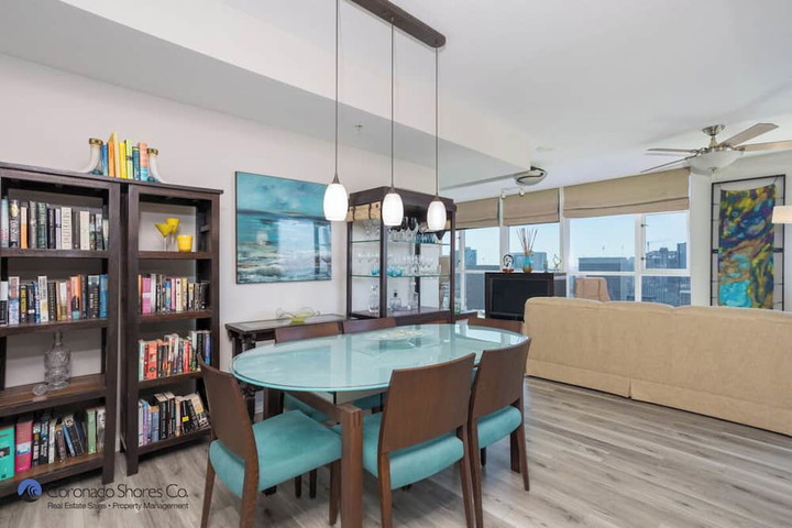In The Heart Of Downtown San Diego With Awesome 360 Views - Coronado, CA