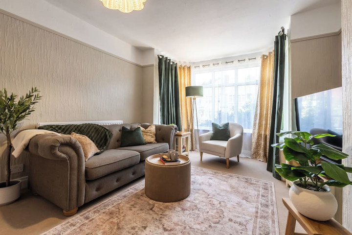 Beautiful 4 Bed House, Short Walk To Southampton General Hospital, Free Parking - Southampton, UK