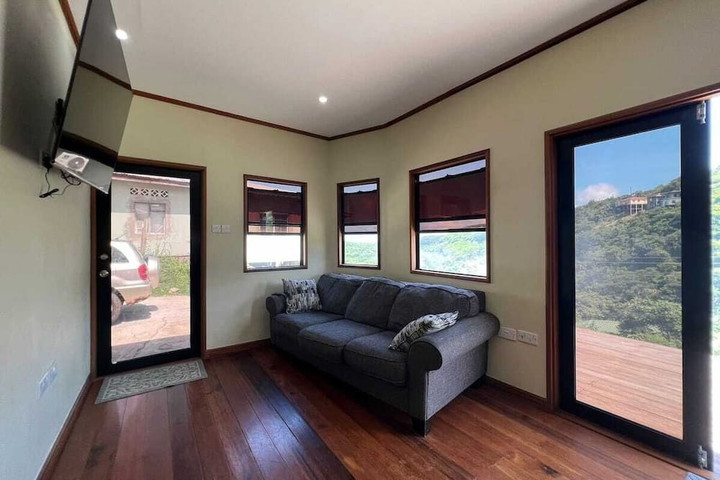 Grenada Countryside Cabin - Granada