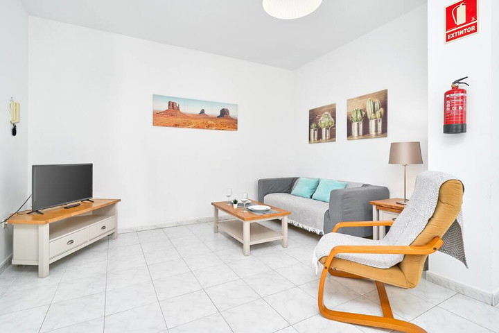 Apartment 'B-a' With Shared Pool, Wi-fi And Air Conditioning - Nerja