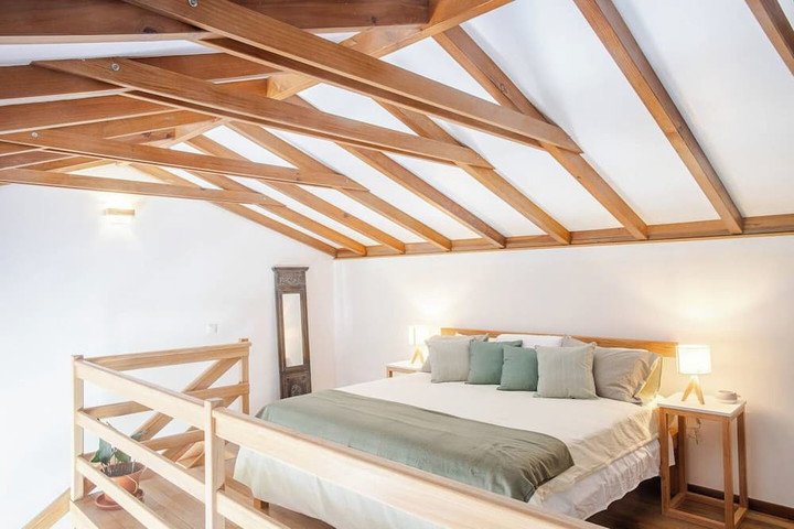 Wild Banana Farm Bungalow, Waterfall, Grotto Pool, Cave Pool, & Sauna - Madeira
