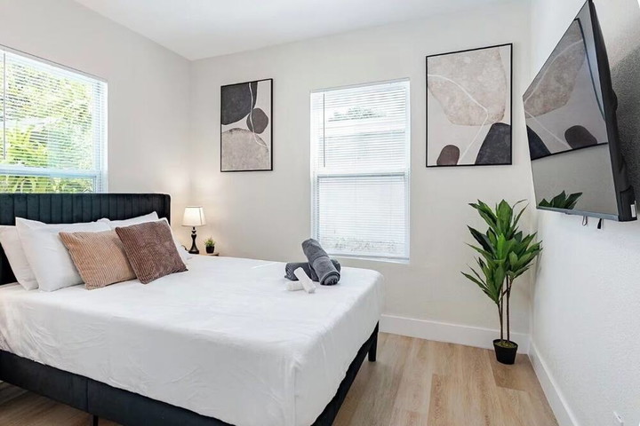 Miami Retreat  Minutes To Wynwood & Beach - Kendall, FL