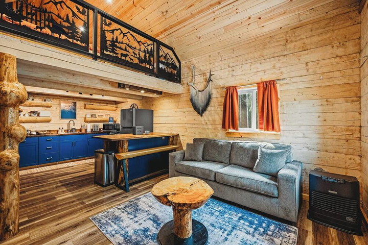 Sapphire Elegance Cabin W/ Running Water & Shared Sauna - Alaska