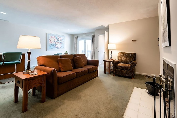 French Lick 1 Br W/ Full Kitchen, Outdoor Terrace & Free Parking! - French Lick, IN