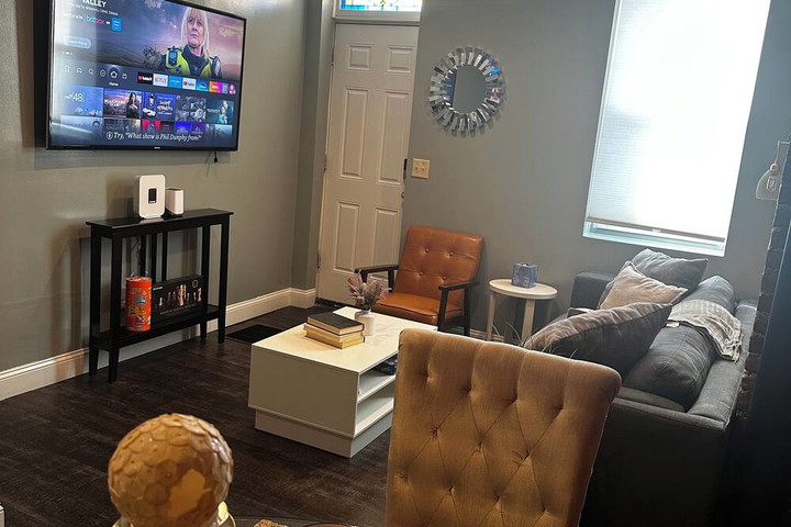 Cozy 2br Retreat With Free Parking & Prime Location - Maryland