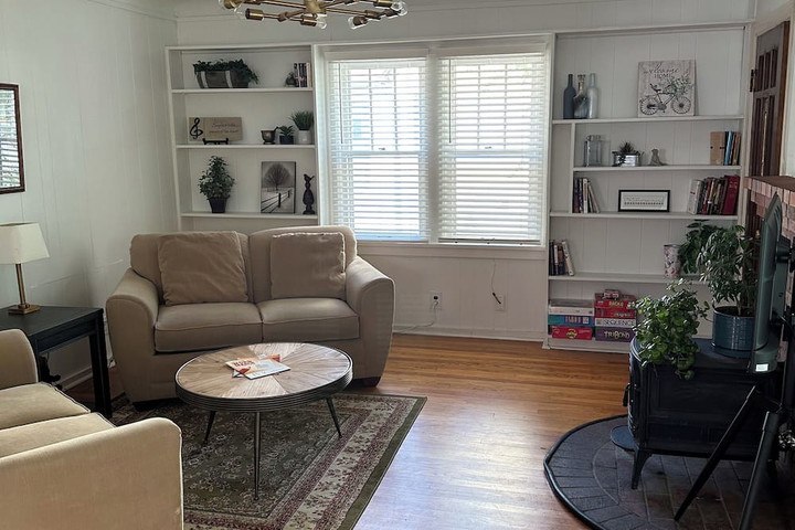 Quaint Sunny Cottage That Rests In The Historical Neighborhood Of Billings - Billings, MT