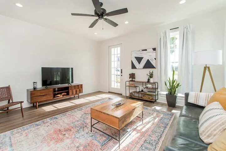 Historic Downtown Hammond Condo 2 Bed, 2 Bath - Hammond, LA