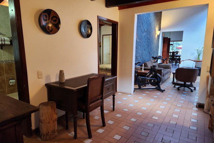 Bogotá El Verjon, Un Paradis En Montagne, Route Vers La Calera - Meta