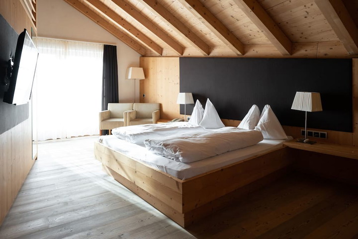 Room 9 With Mountain View - Corvara, BZ, Italy