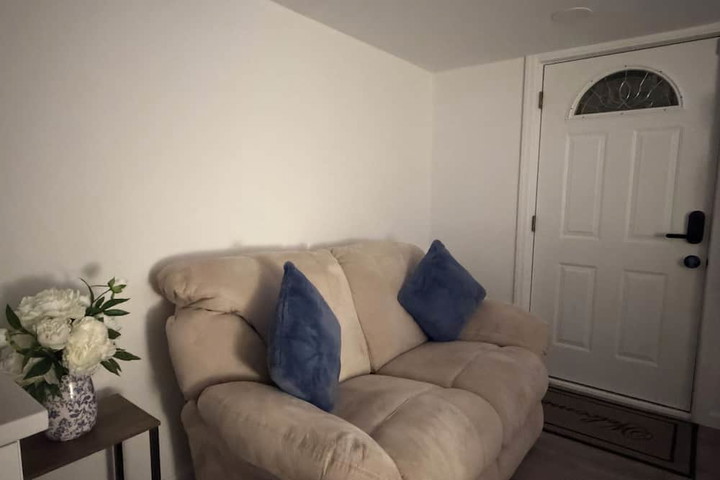Modern Apartment With Private Entrance - Fairfield, CT