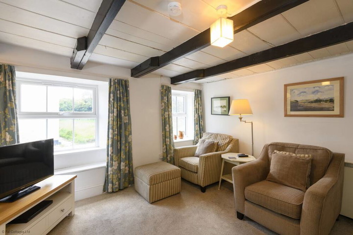April Cottage - A Cottage That Sleeps 6 Guests In 3 Bedrooms - St Mawes