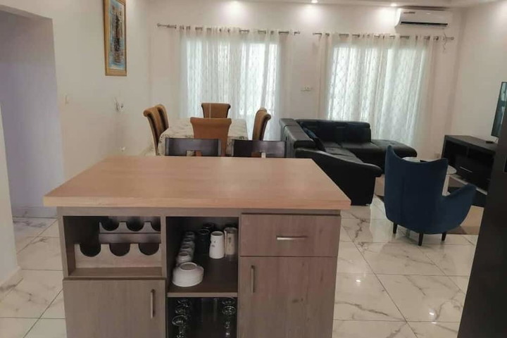 Logement Entier : Appartement - Abidjan, Côte Divoire - Abidjan