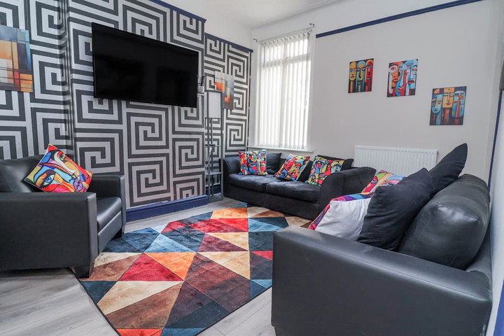 Ince Lodge, Family Friendly, With A Garden In Liverpool - Cheshire
