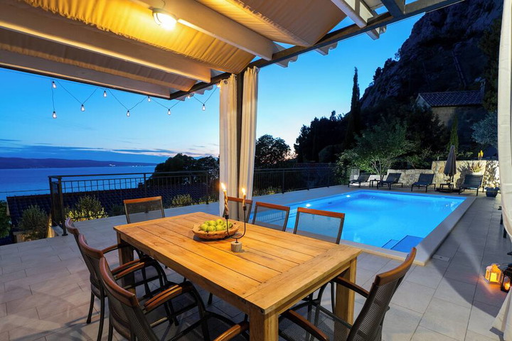 Seaview Villa B2b Con Piscina Privada Climatizada Y Sorprendentes Vistas Panorámicas Al Mar. - Omiš
