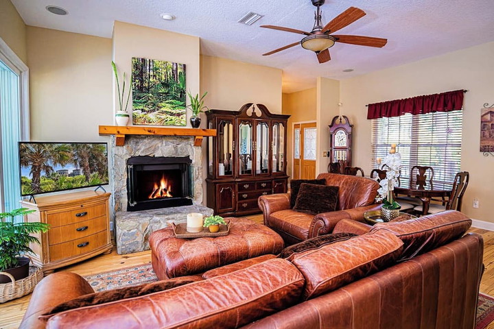 Salt Water Pool - Jacuzzi - Bbq - Walk To Beach - Large Screened Lanai - St. Augustine, FL