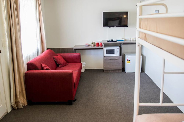 Lilac City Motor Inn 2 Room Family 27 - Goulburn