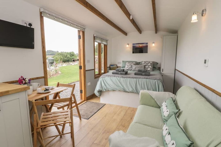 Tan Y Castell Shepherds Hut,. - Llangollen