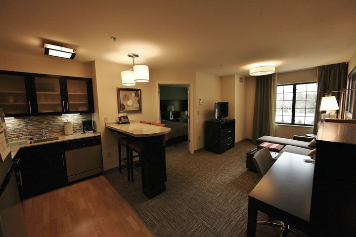 Relaxing Retreat Near Syracuse | Free Breakfast + Business Center - Phoenix, NY
