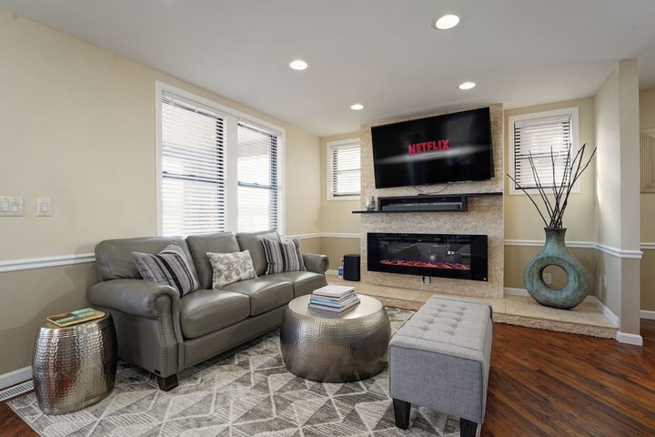 Modern & Cozy 4 Bedroom, 6 Tv's, Ms. Pacman, Walk To Starbucks! - Charleston, WV