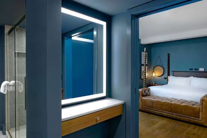 Luxe King Room In Iconic Setting  Moments From Dining & Attractions - Des Moines, IA