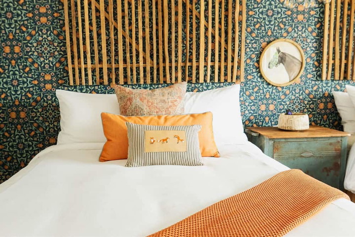 Corral Suite  2 Queens On Wimberley Square | Gaines Ranch On The Square - Wimberley, TX