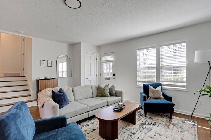 Stylish 3br Home | Game Room & 2 King Beds In Kc - Shawnee, KS