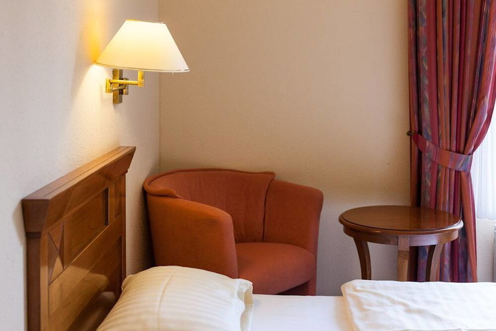 Hotel Garni Schlossgarten - Doppelzimmer - Neustrelitz