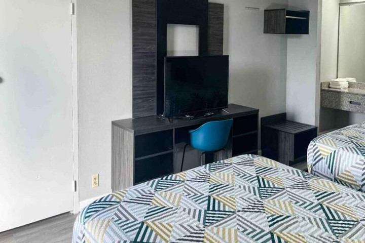 2 Queen Beds | Non-smoking - Camden, SC