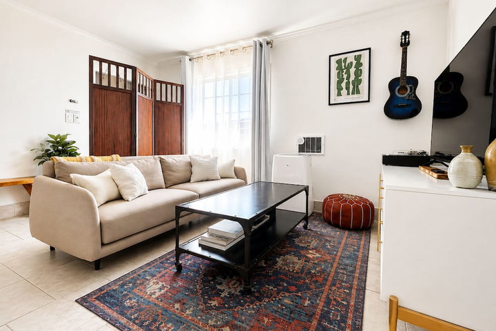 Downtown Studio: Free Private Garage And 1 Mile To Beach - Seal Beach, CA