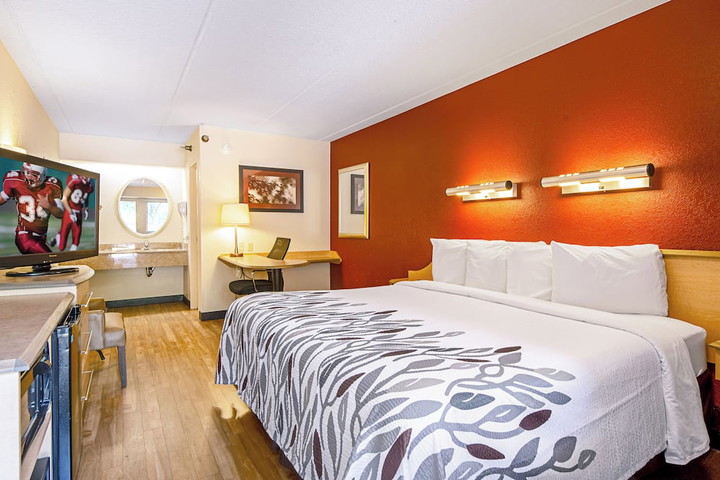 Convenient Room Close To Silver Sands And Milford Dining - Milford, CT