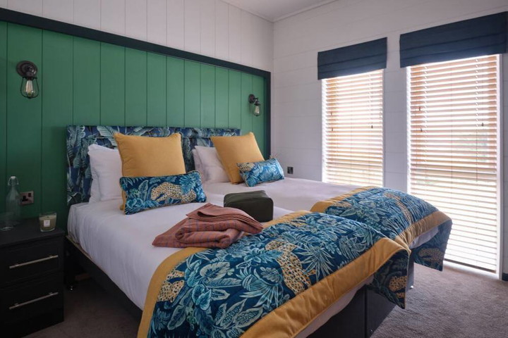 Wilde Spa (Pet), Laugharne - Llansteffan