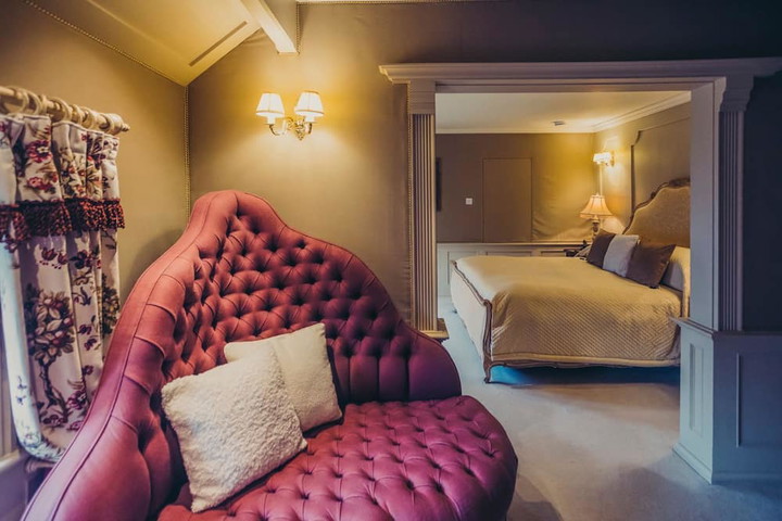 Stonegate Castle - Eleven Bedroom Castle, Sleeps 26 - England