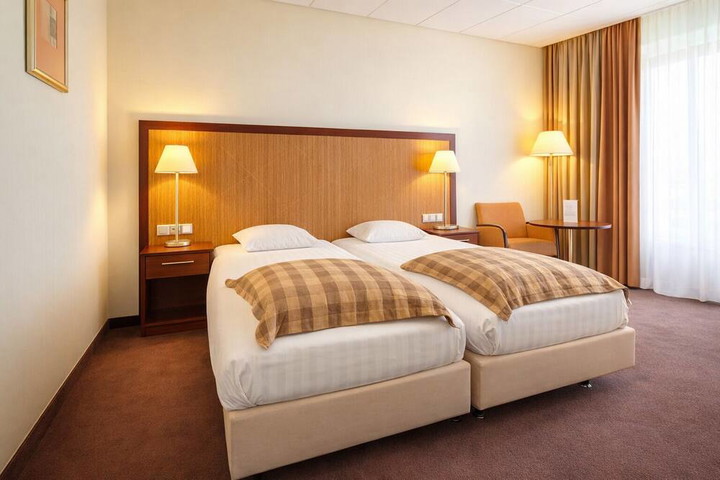 Stylish Comfort Near Scenic Paterswoldsemeer! Outdoor Pool, Free Parking! - Groningen