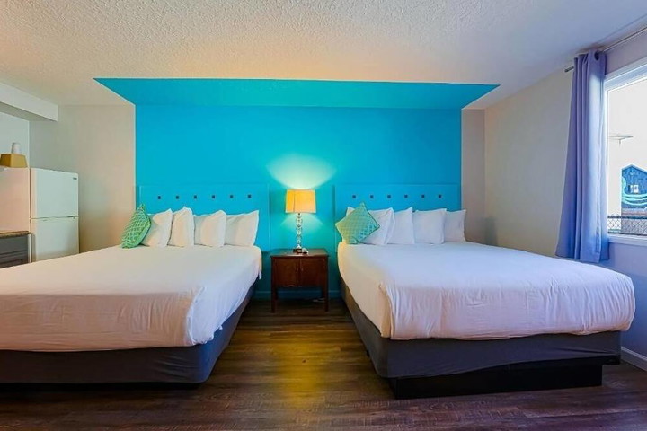 Quiet Room For Relaxation Near Local Seaside Landmarks - Cannon Beach, OR
