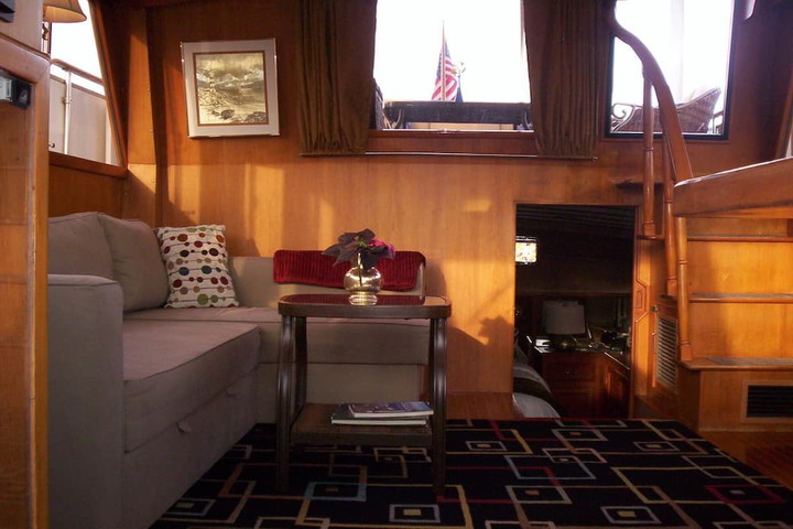 Boston Harbor Waterfront Yacht Escape Near Freedom Trail 2b/2b Sleeps 6 Ac/heat - Boston, MA