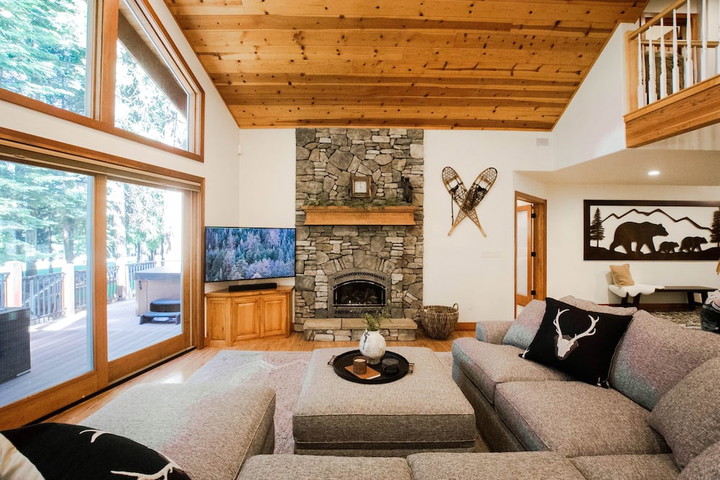 Luxury Cabin On Golf Course / Private Spa & Launch - Chester, CA