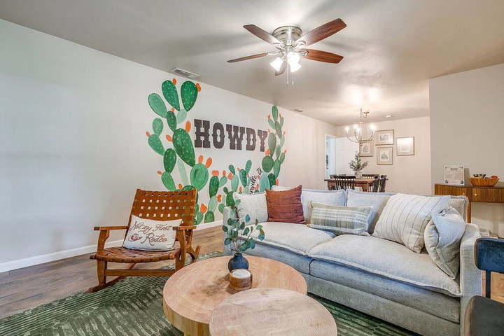 Howdy House · Huge Yard · Gameroom · Near Tsu - Stephenville, TX