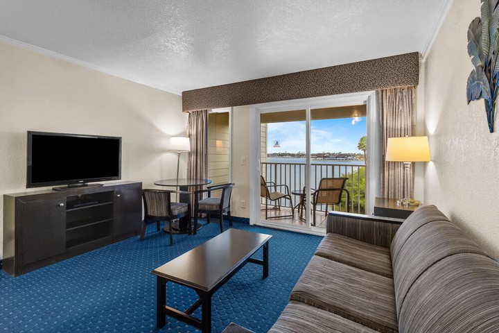 Partial Bay Views & Pool 1br - Tampa, FL