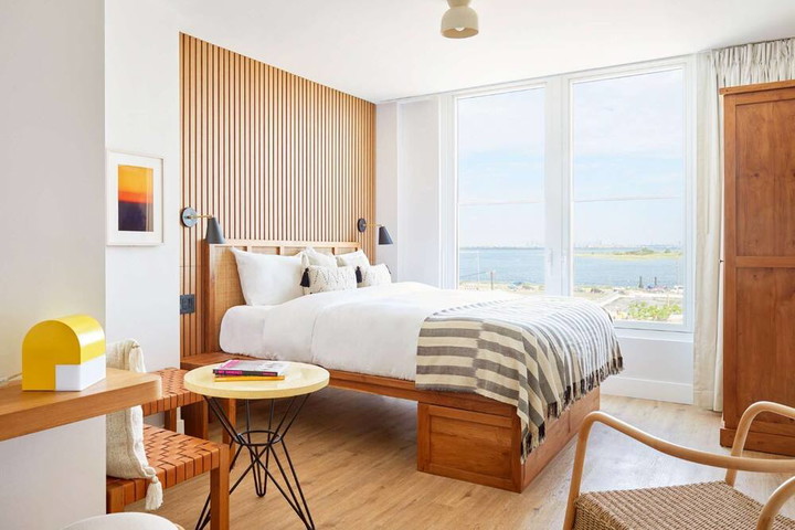Rockaway Beach Stay | Pool. Rooftop. Dining + Spa - Rockaway Beach, NY