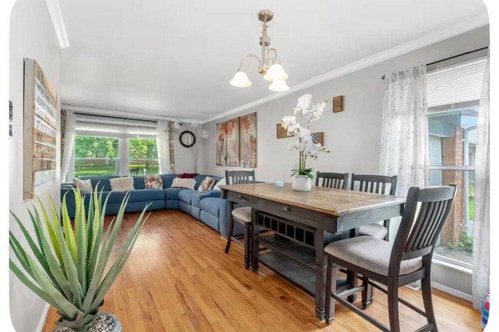 Serene 4-bedroom 2 Bathroom House In Charming Florissant - Alton, IL